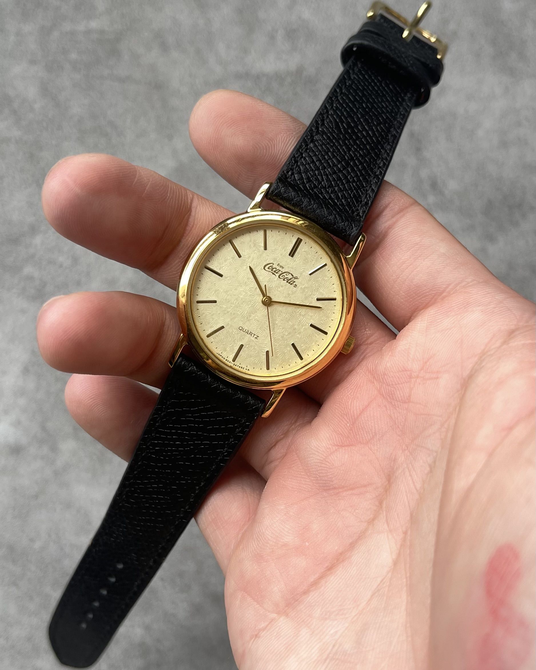 CITIZEN COCA-COLA TEXTURED DIAL VINTAGE QUARTZ WATCH | Artizen Store