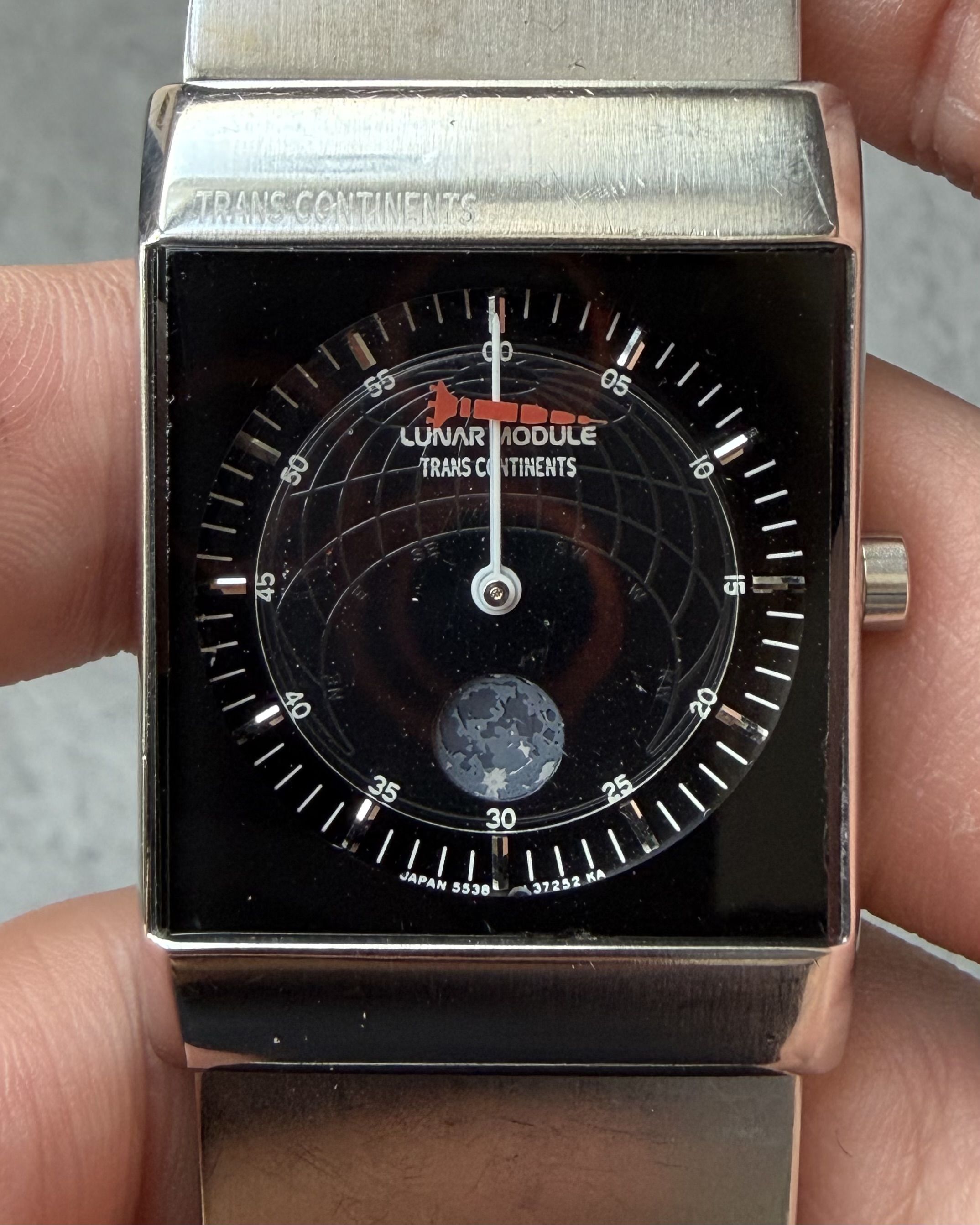 TRANS CONTINENTS LUNAR MODULE BLACK DIAL VINTAGE QUARTZ WATCH | Artizen ...