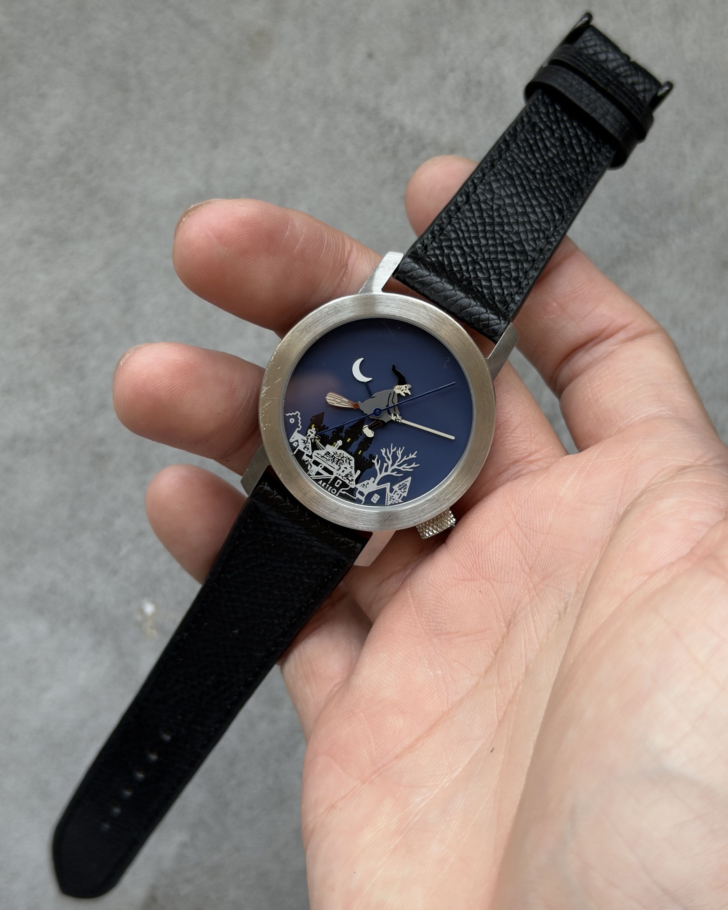 AKTEO MIDNIGHT WITCH VINTAGE QUARTZ WATCH | Artizen Store