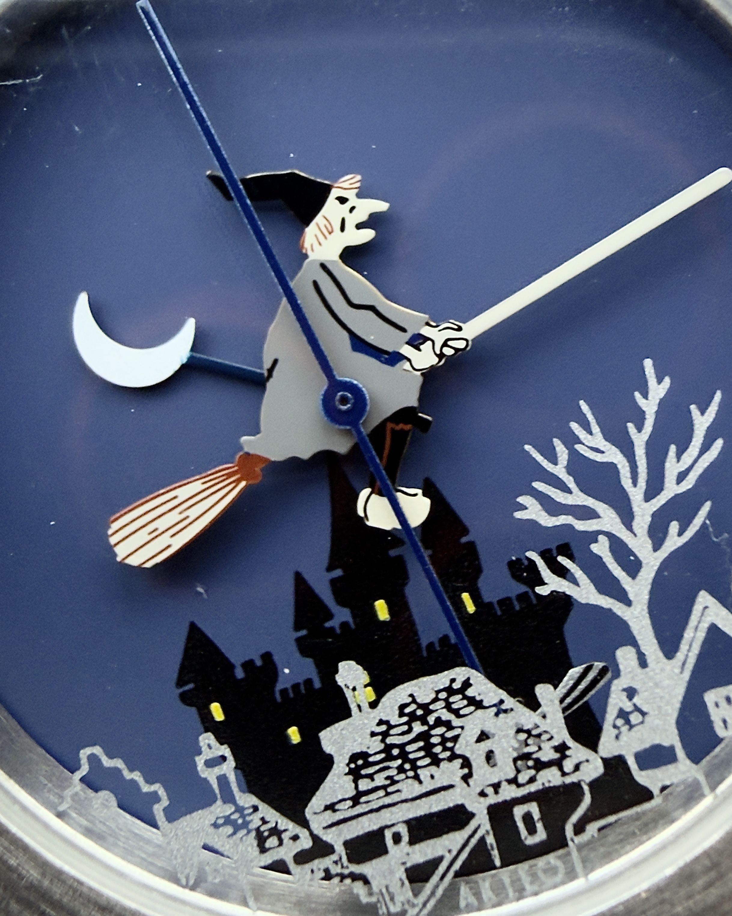 AKTEO MIDNIGHT WITCH VINTAGE QUARTZ WATCH | Artizen Store