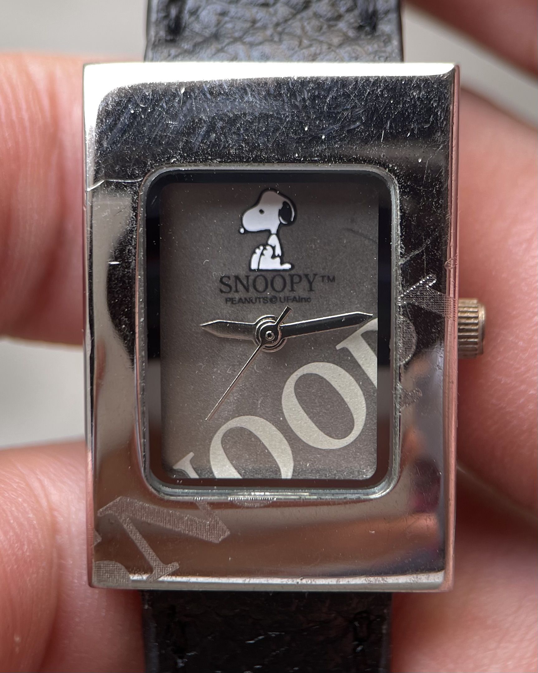 SNOOPY DIAGONAL VINTAGE QUARTZ WATCH | Artizen Store
