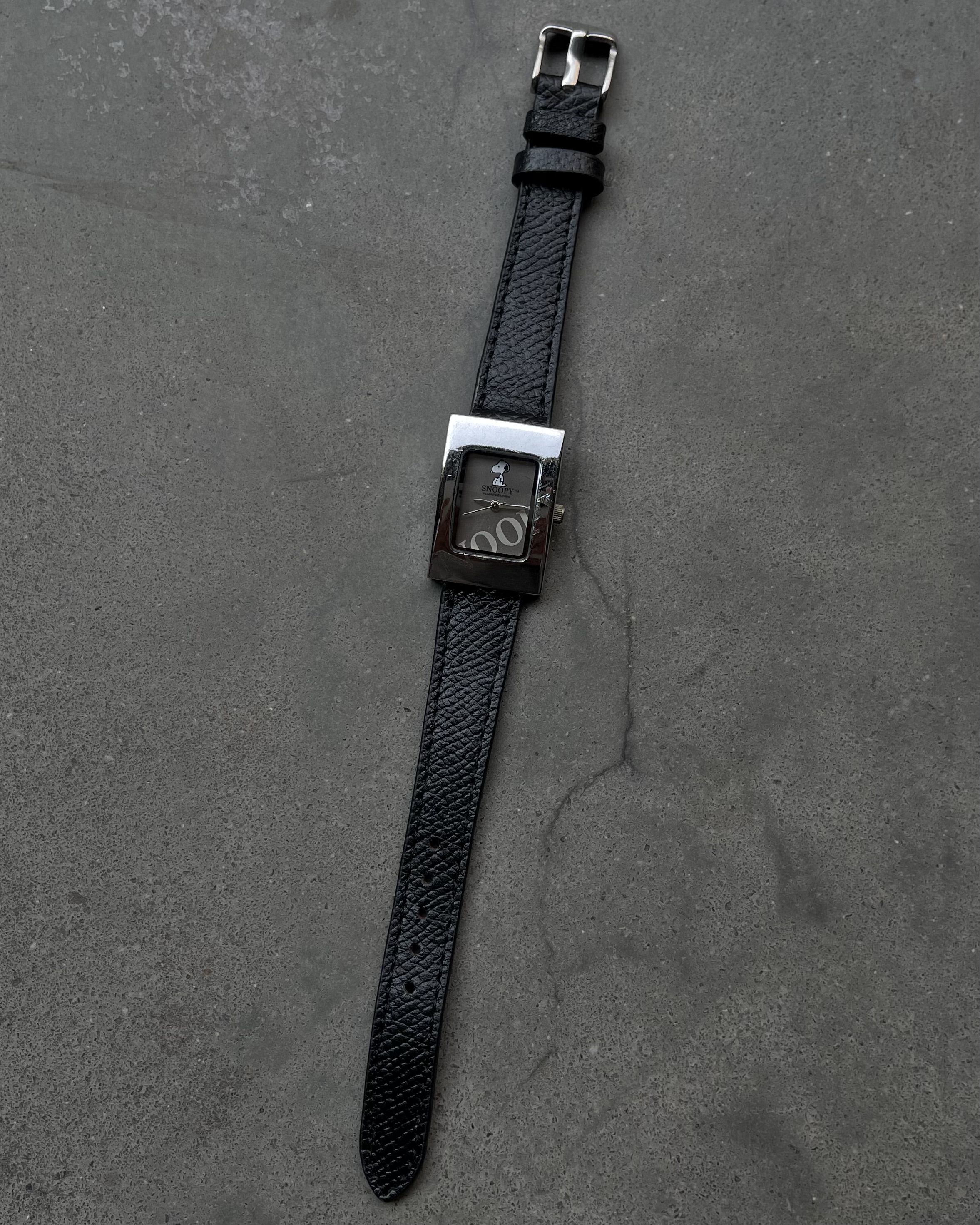 SNOOPY DIAGONAL VINTAGE QUARTZ WATCH | Artizen Store